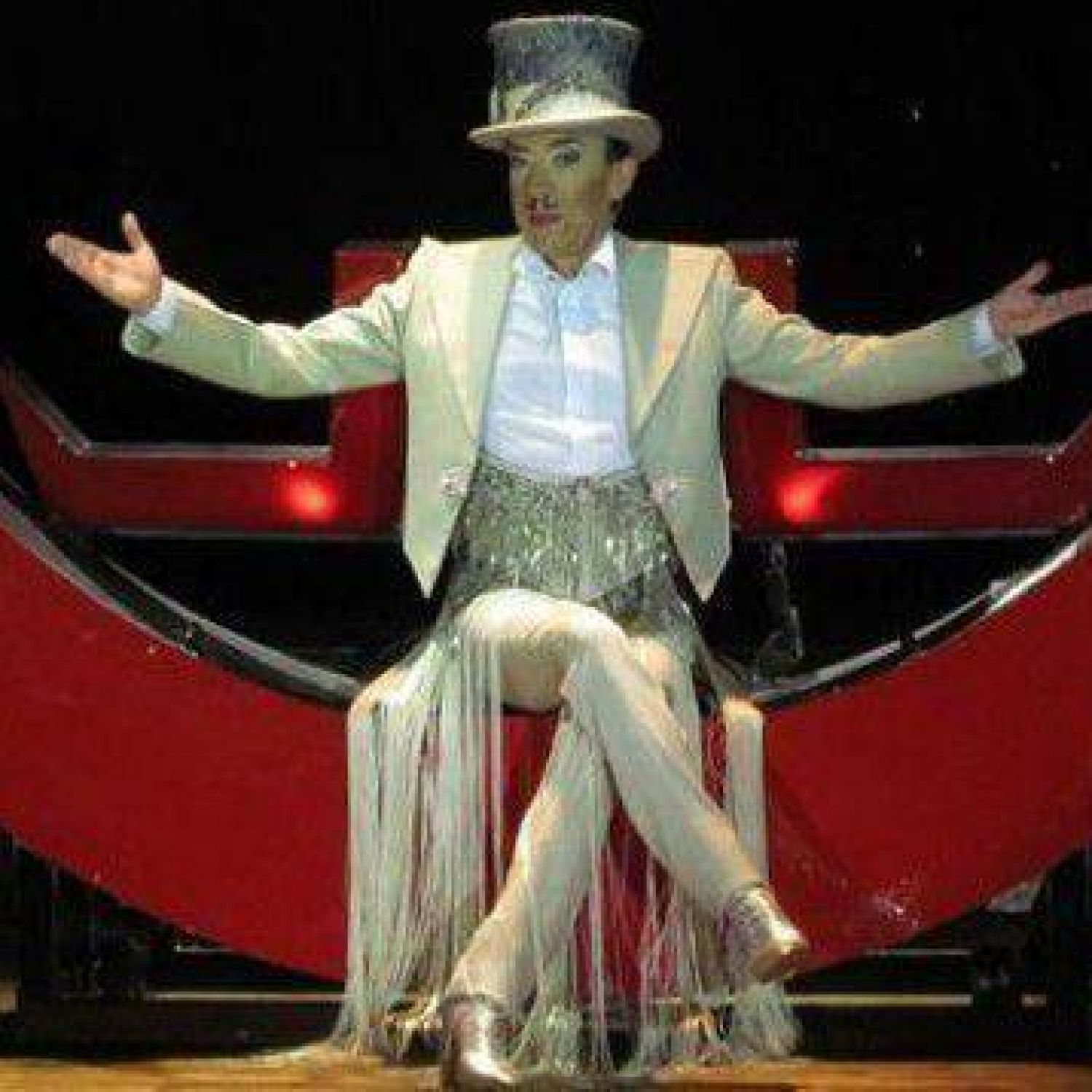 Aníbal Pachano estrena “Divain” en Mar del Plata