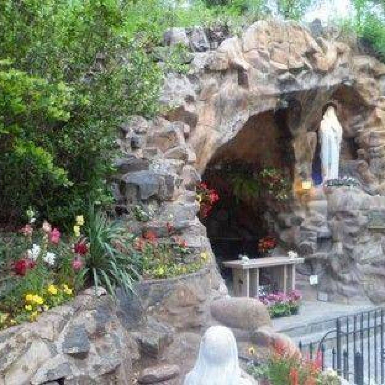 Parte hoy la peregrinación al Santuario de la Virgen de Lourdes en Alta ...