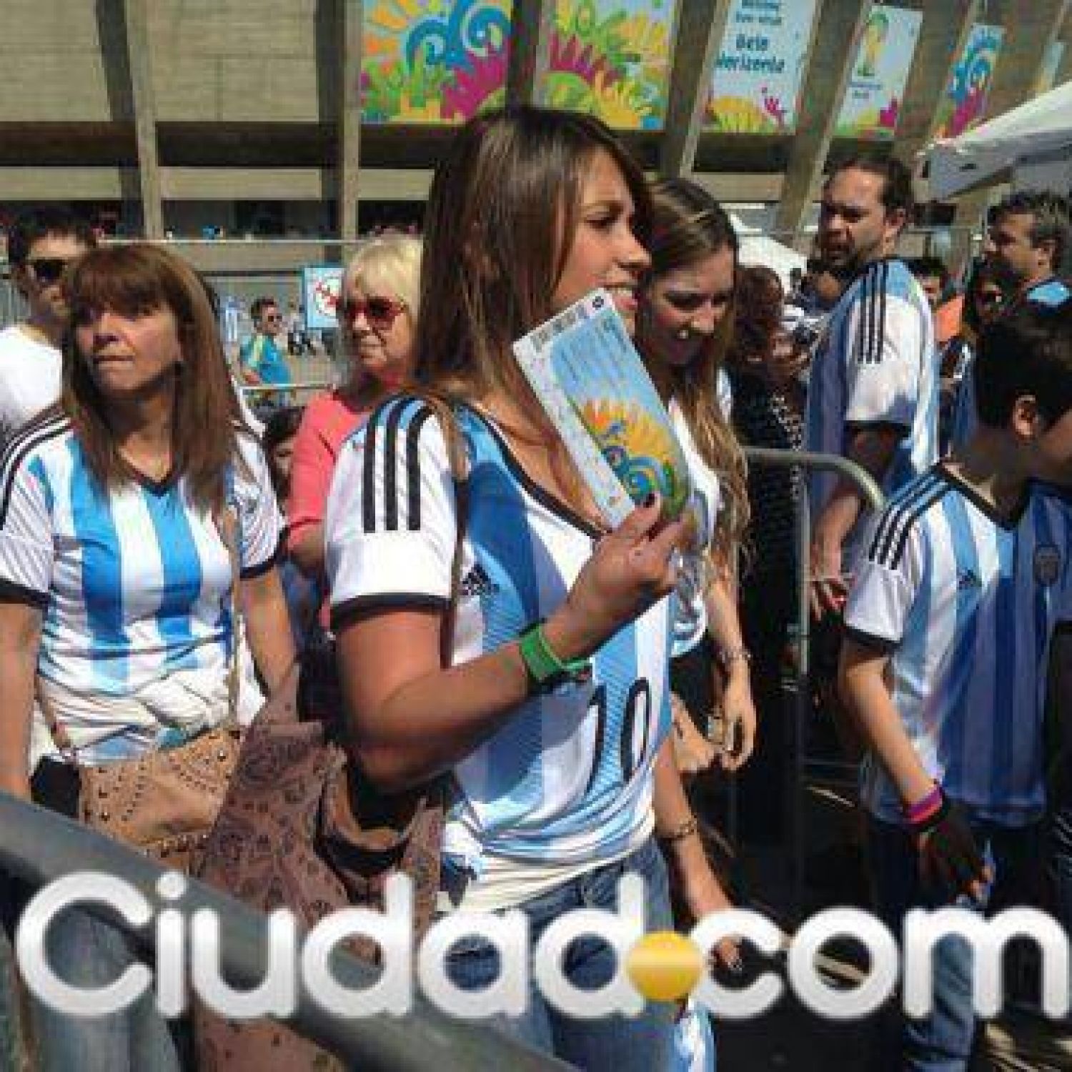 ¡Foto y video! Antonella Roccuzzo, la mujer de Lionel Messi: una diosa ...