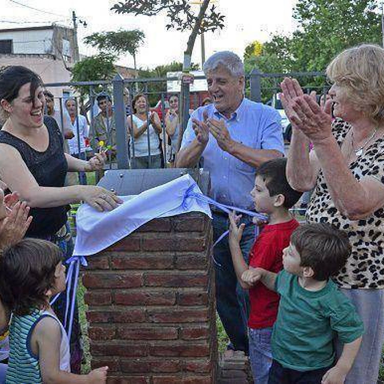 Luis Andreotti inauguró la Plaza “Don Carlos”, en el barrio Infico
