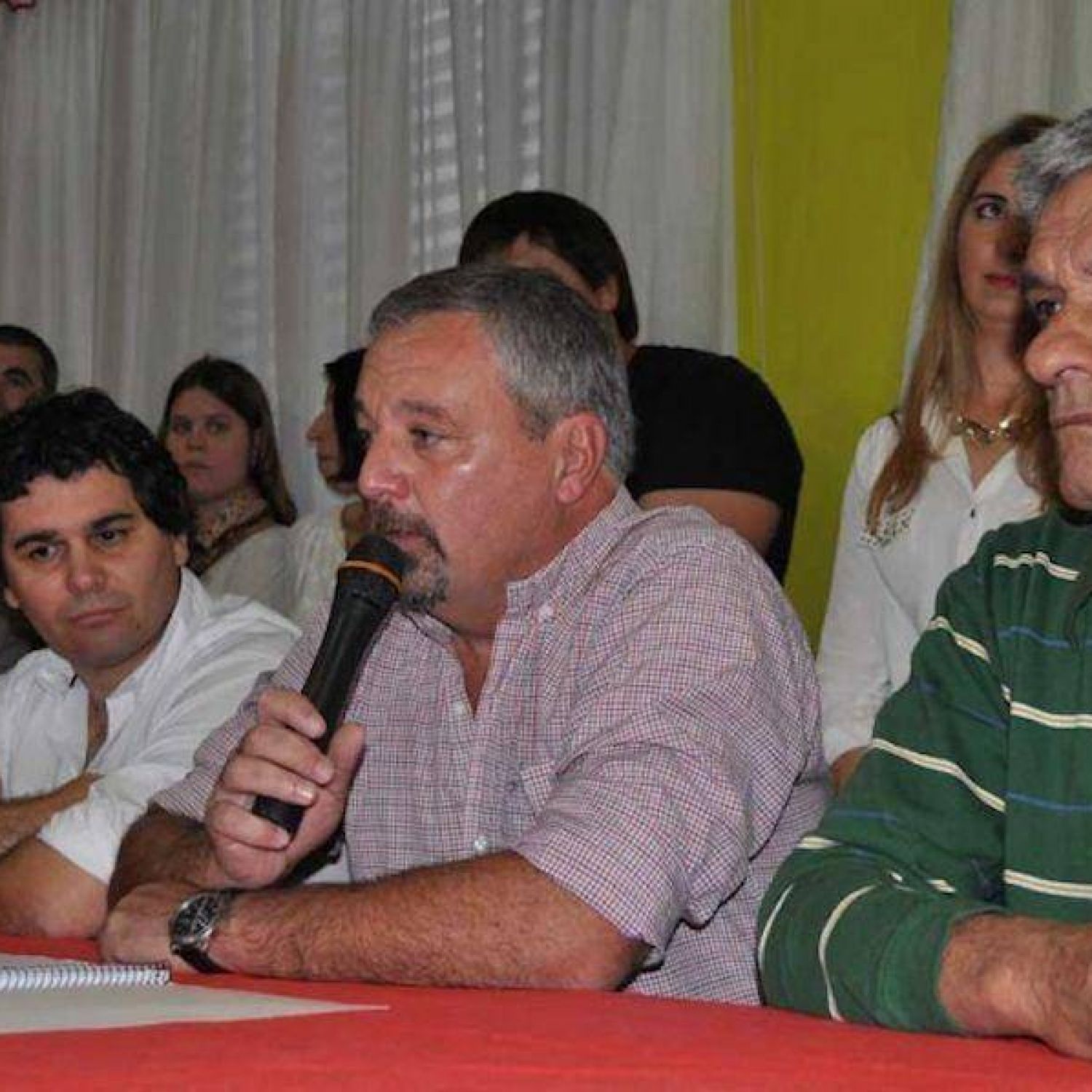 Claudio Rossi presentó sus listas de candidatos