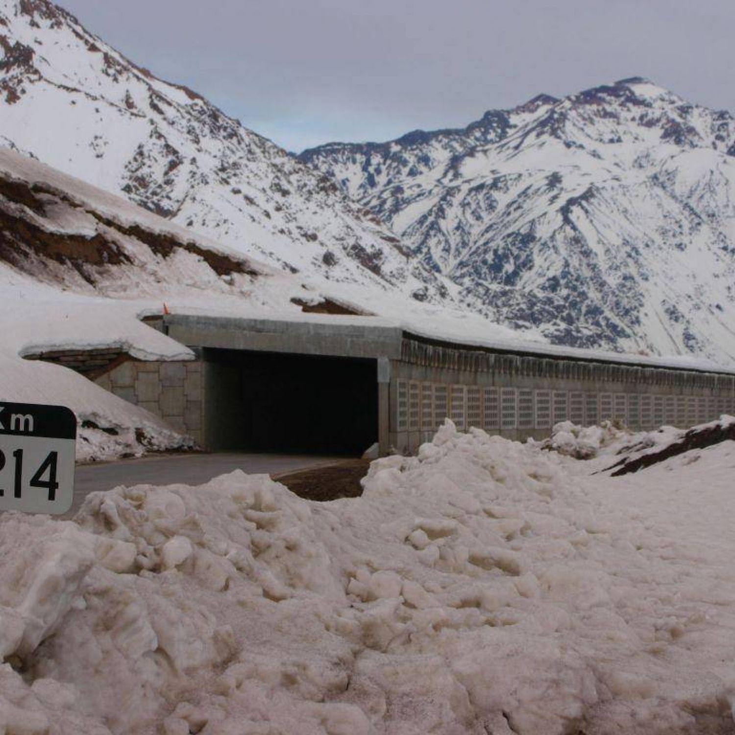 Precaución: hay peligro de aludes en alta montaña