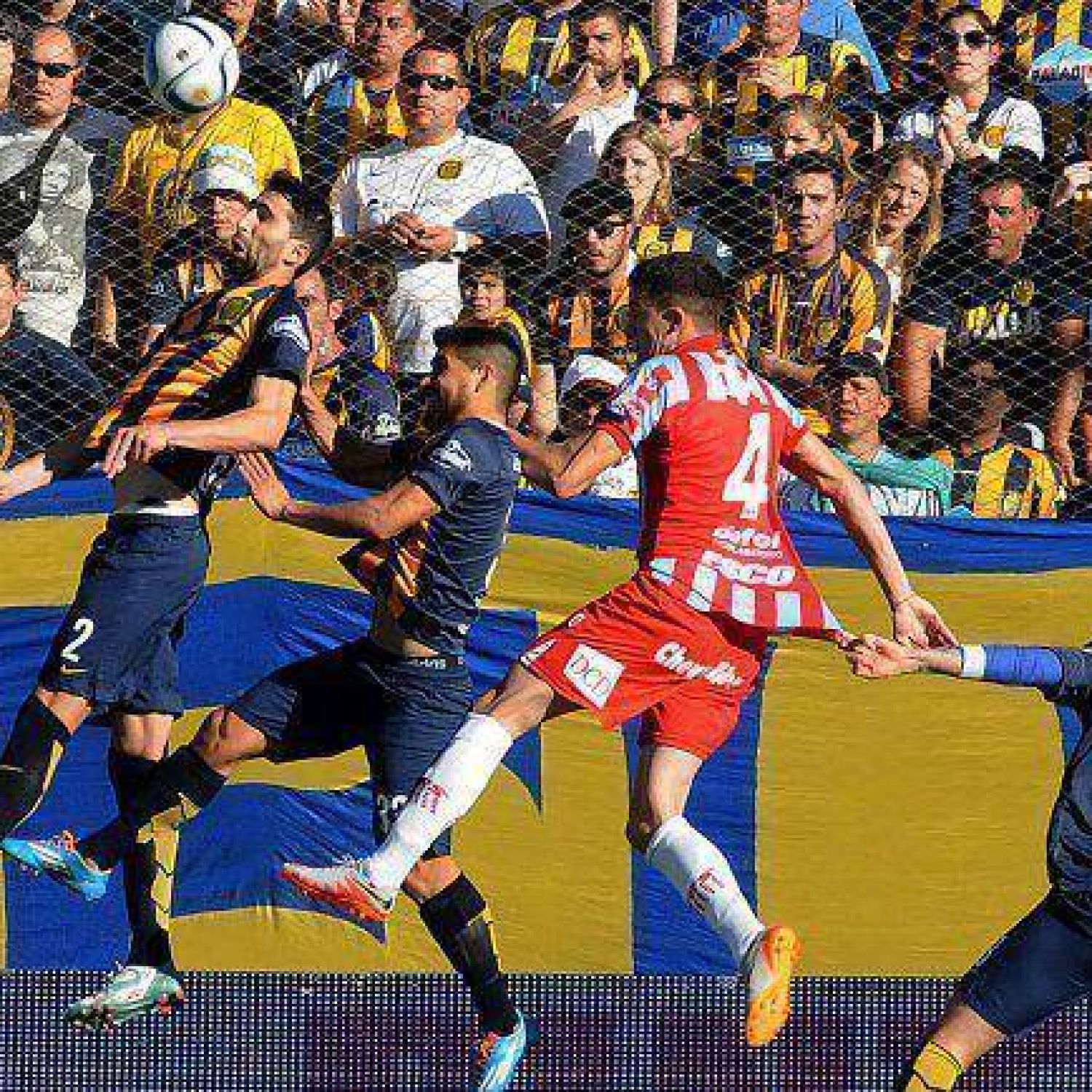 Central derrotó a Arsenal y se ilusiona con dar pelea