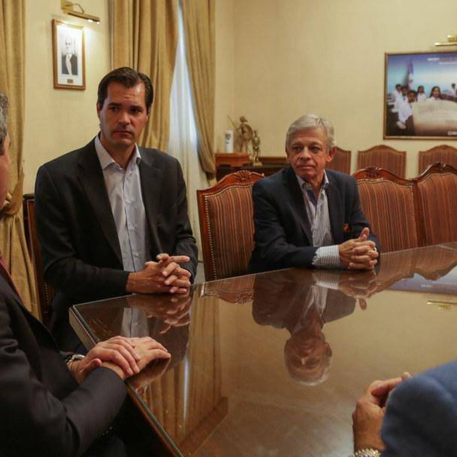 Uñac recibió al CEO de Raízen Argentina por la nueva estación Shell