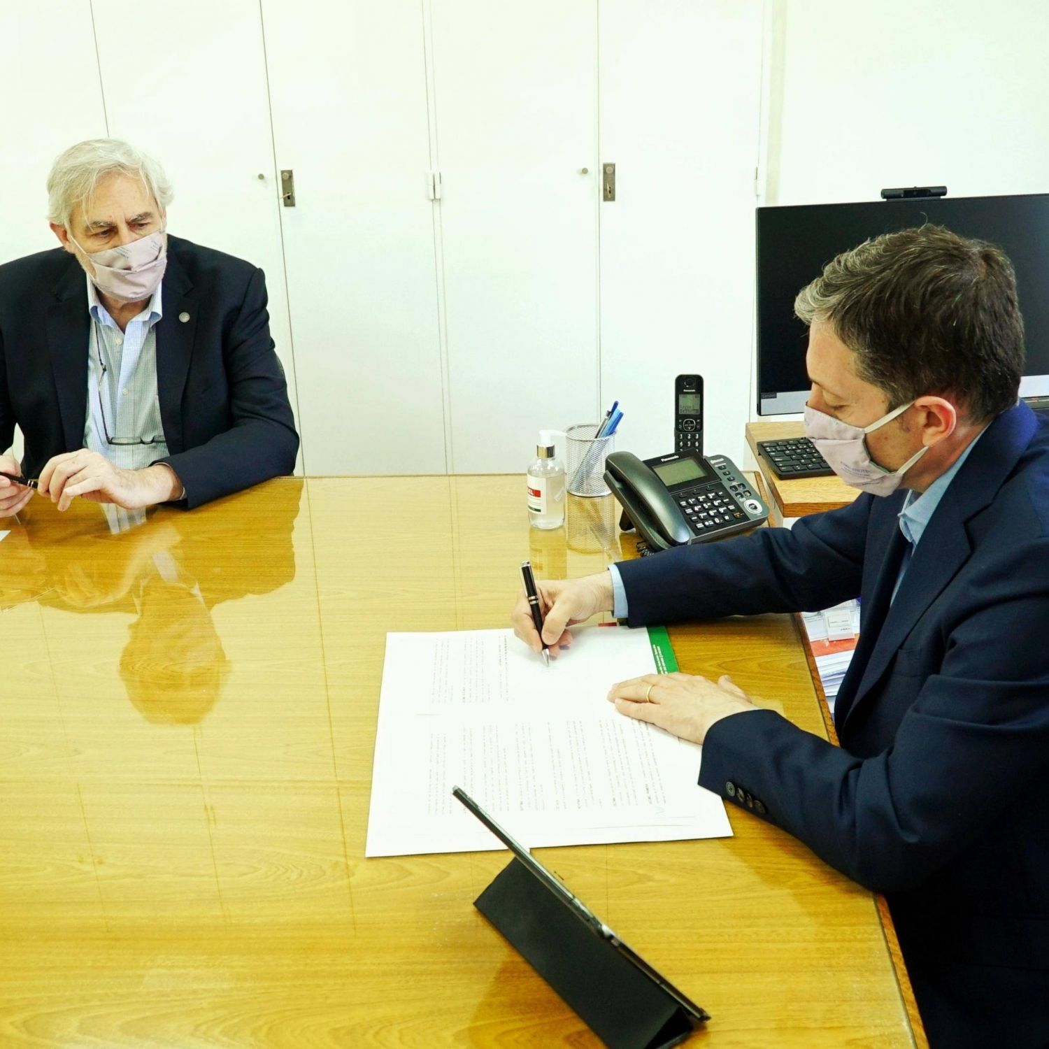 Fernando Gray firmó convenio con la Universidad de Buenos Aires (UBA)
