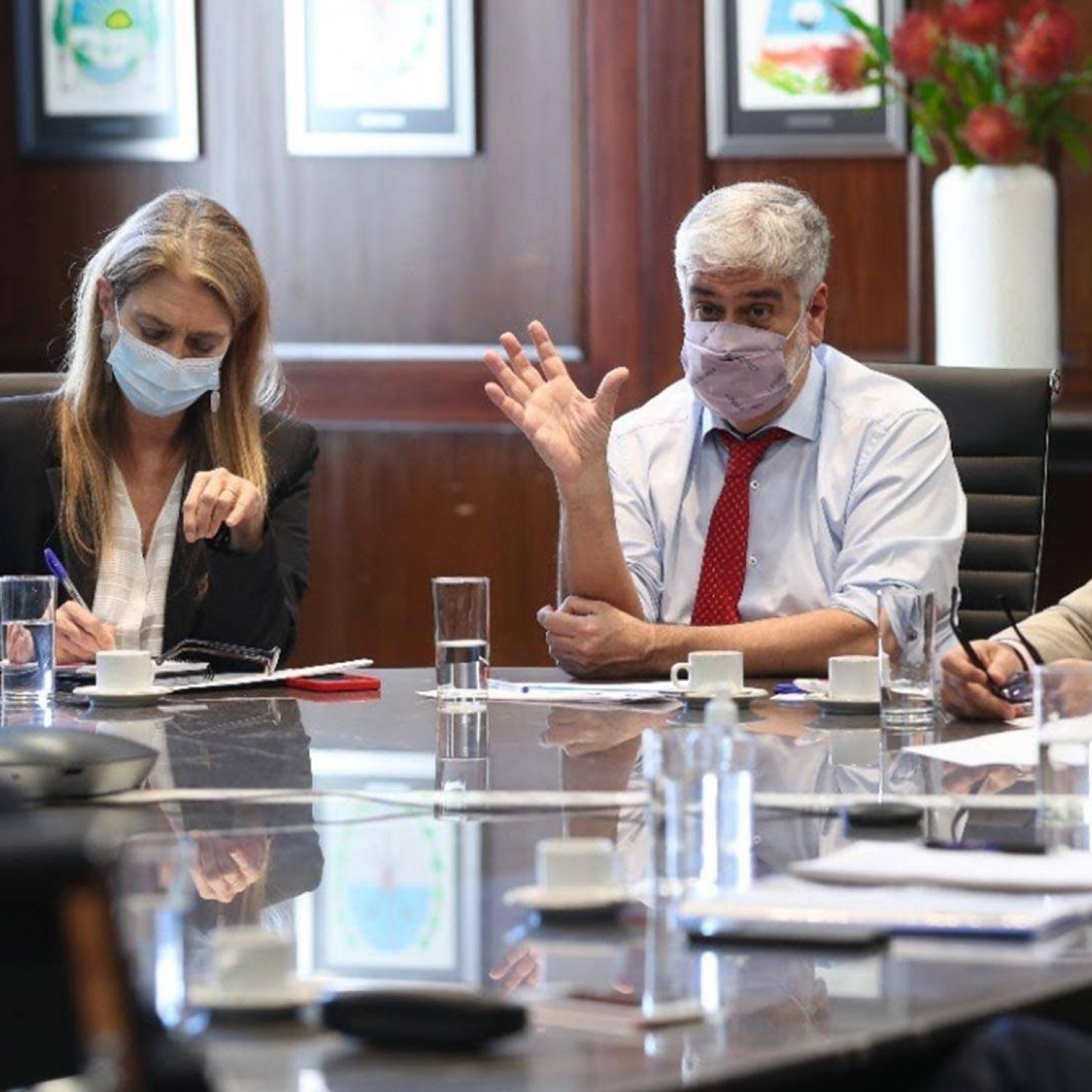 Ni una sola reunión en 52 días, el Boletín Oficial y el “bochazo ...