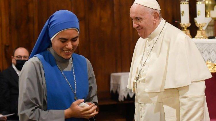 Francisco invita a los consagrados a llevar a Cristo a los demás