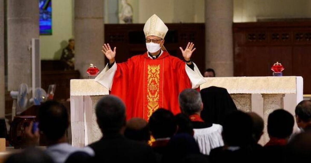El obispo católico de Hong Kong visitará Pekín por primera vez en décadas