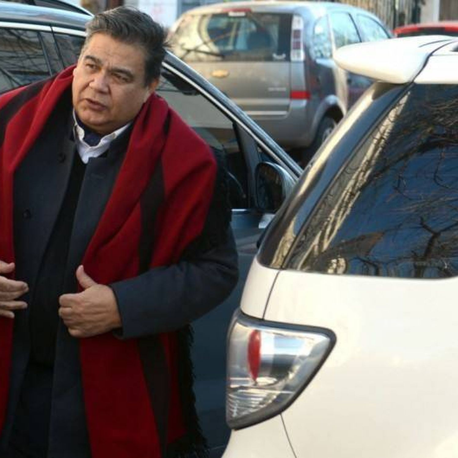 Furioso porque no pudo meter un legislador, Ishii acusó a Máximo de ...