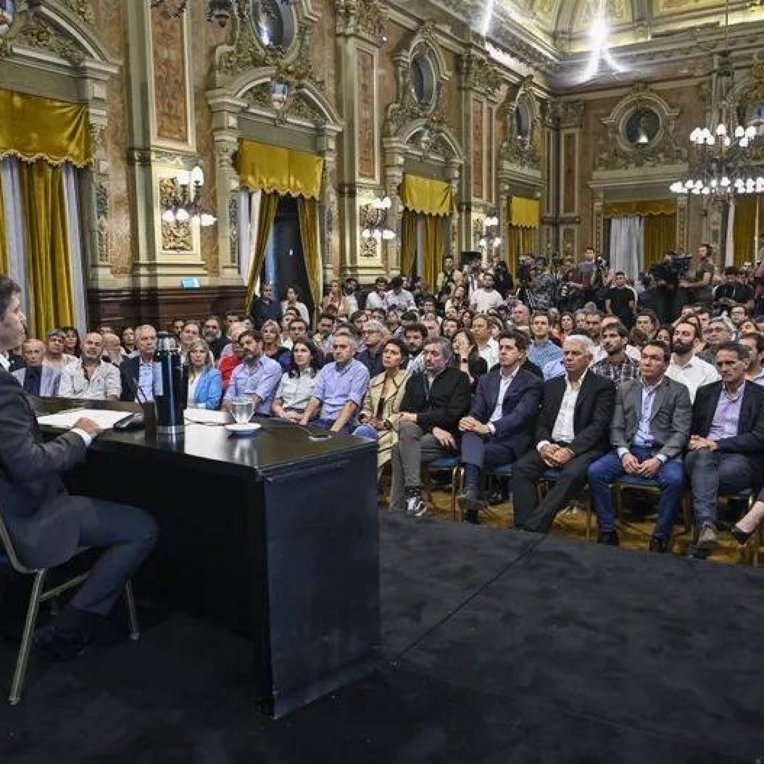 Con todo el peronismo atrás, Axel Kicillof va a la Corte Suprema contra ...