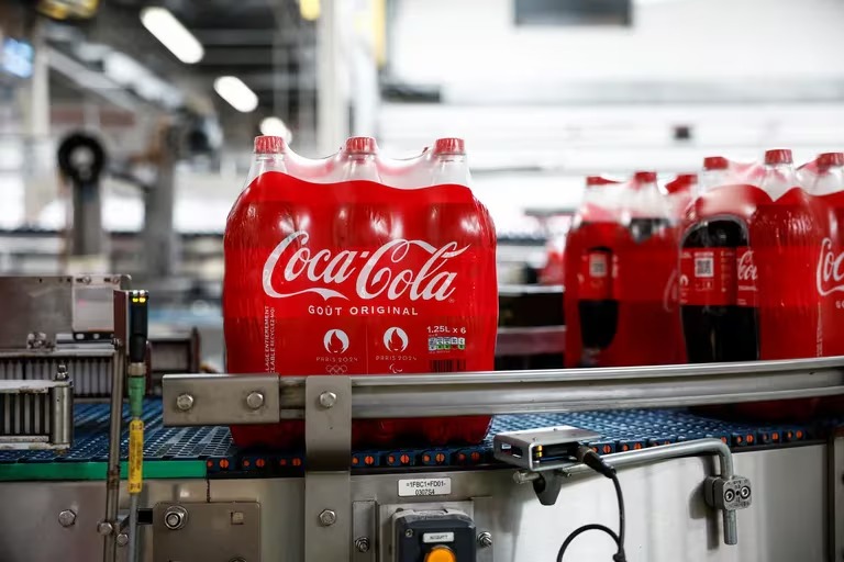 Sistema Coca Cola: la gaseosa asegura que su cadena de valor aporta el ...