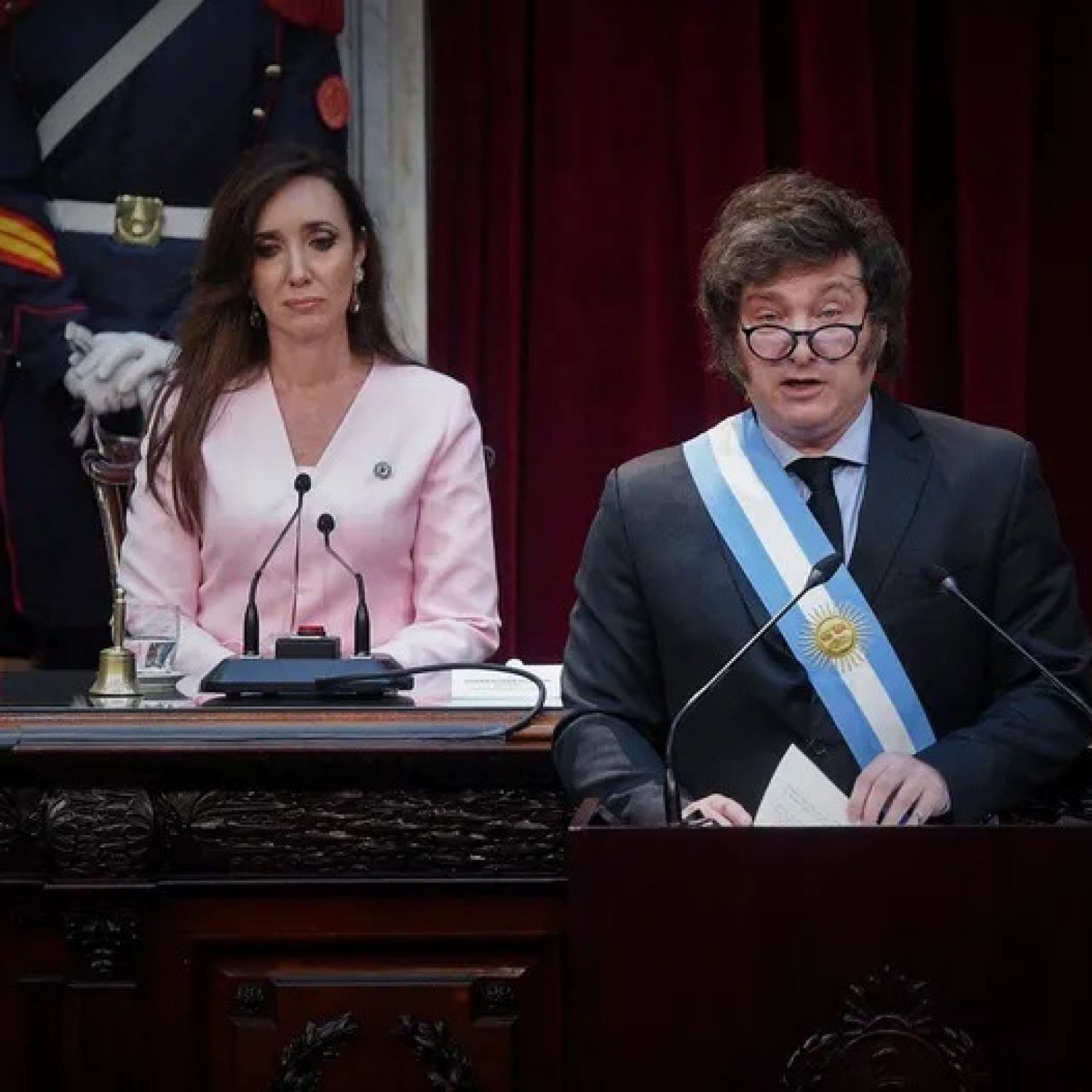 La pelea Javier Milei-Victoria Villarruel paraliza el Senado y complica ...