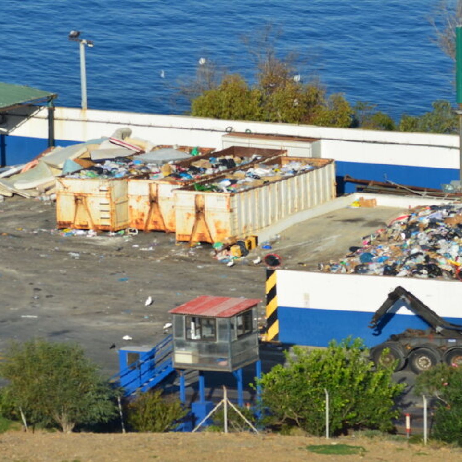El Gobierno descarta una planta de reciclaje y anticipa un contrato de ...
