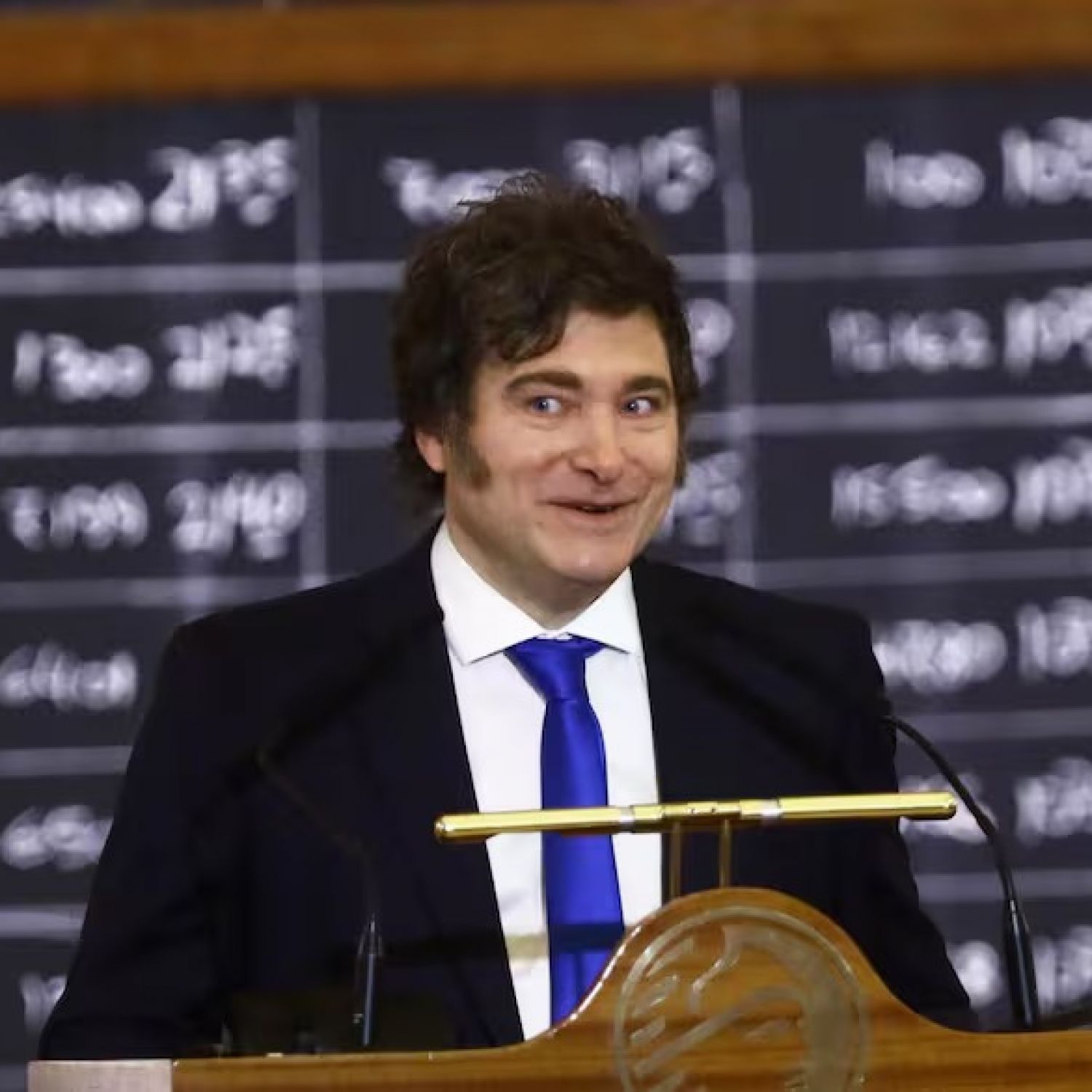 Postales de un Gobierno que se repliega sobre sí y acelera en una ruta de riesgo hasta octubre