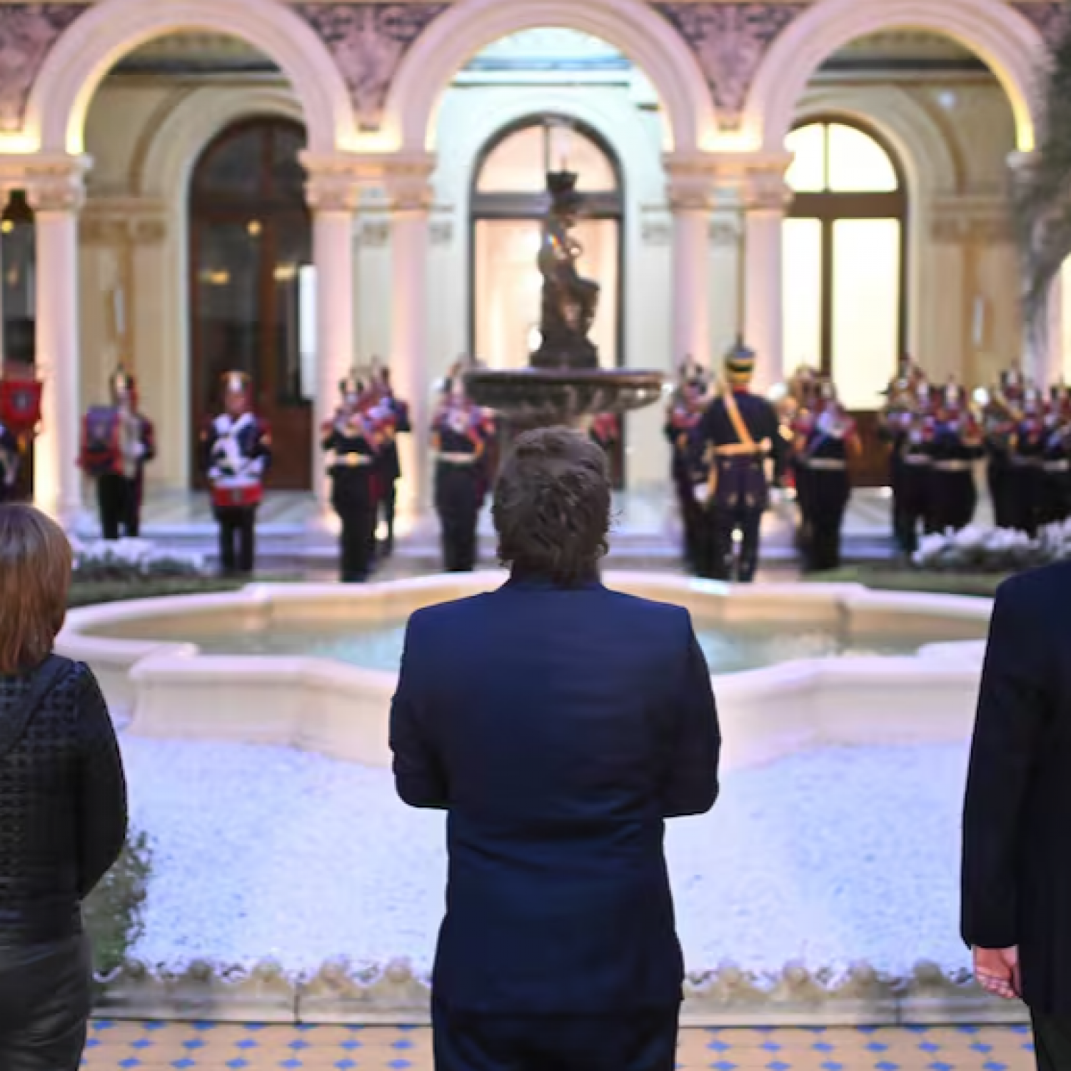 Resistir, ganar y alinear, la ilusión de un gobierno asediado