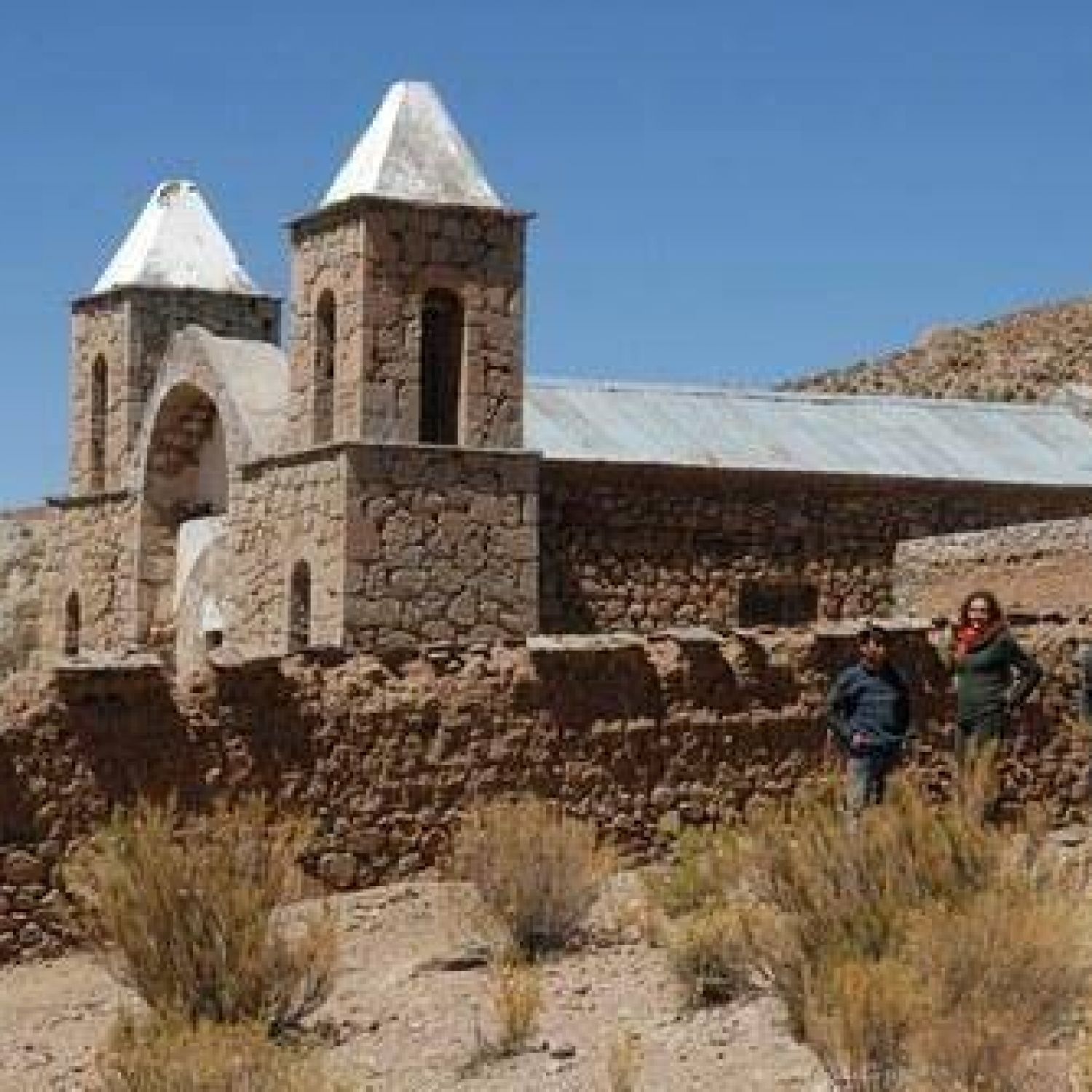 Reconstrucción y remodelación en Cusi Cusi
