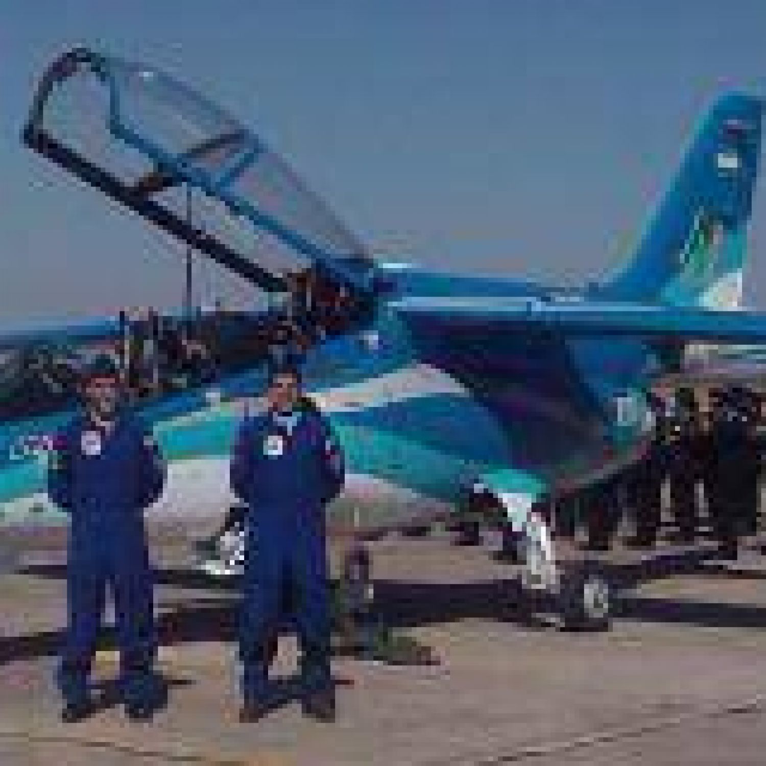 Debutó avión Pampa II en el primer centenario de la FAA