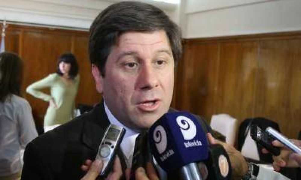 Marcelo Costa afirmó que la UCR "reza" para que a la Provincia le vaya mal