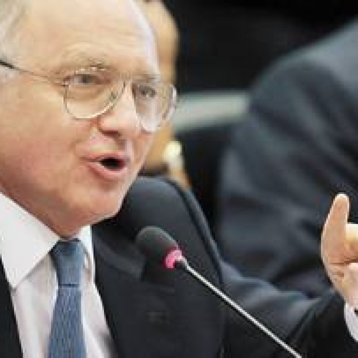 Escándalo en comisión y aval K para convertir en ley el acuerdo con Irán