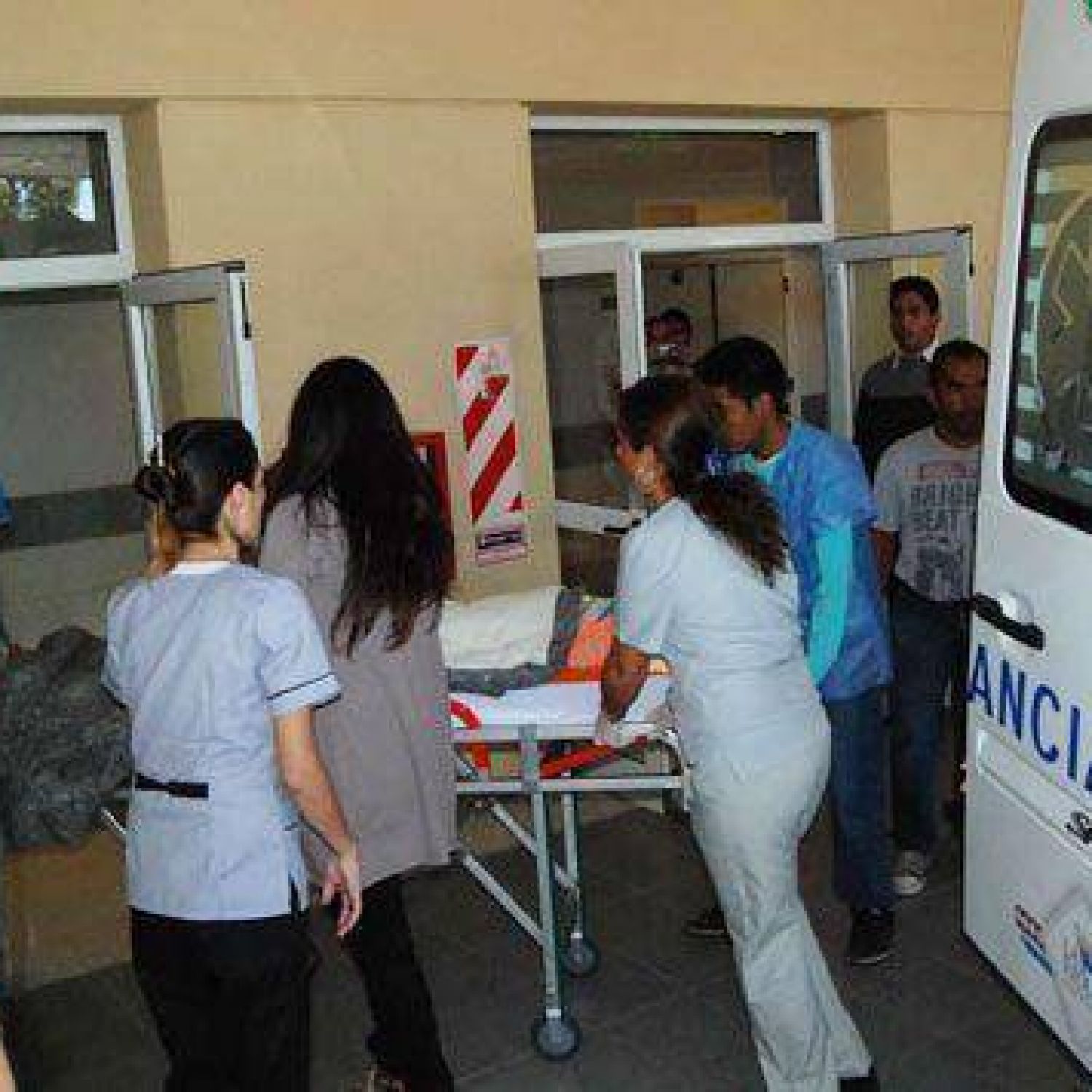 Califican de exitoso el operativo de traslado de pacientes al nuevo ...