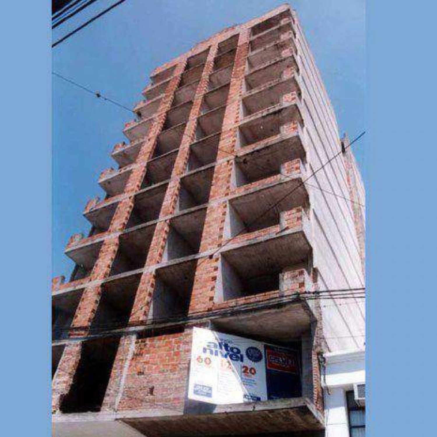 Más de 80 edificios irregulares reflejan la poca planificación urbana