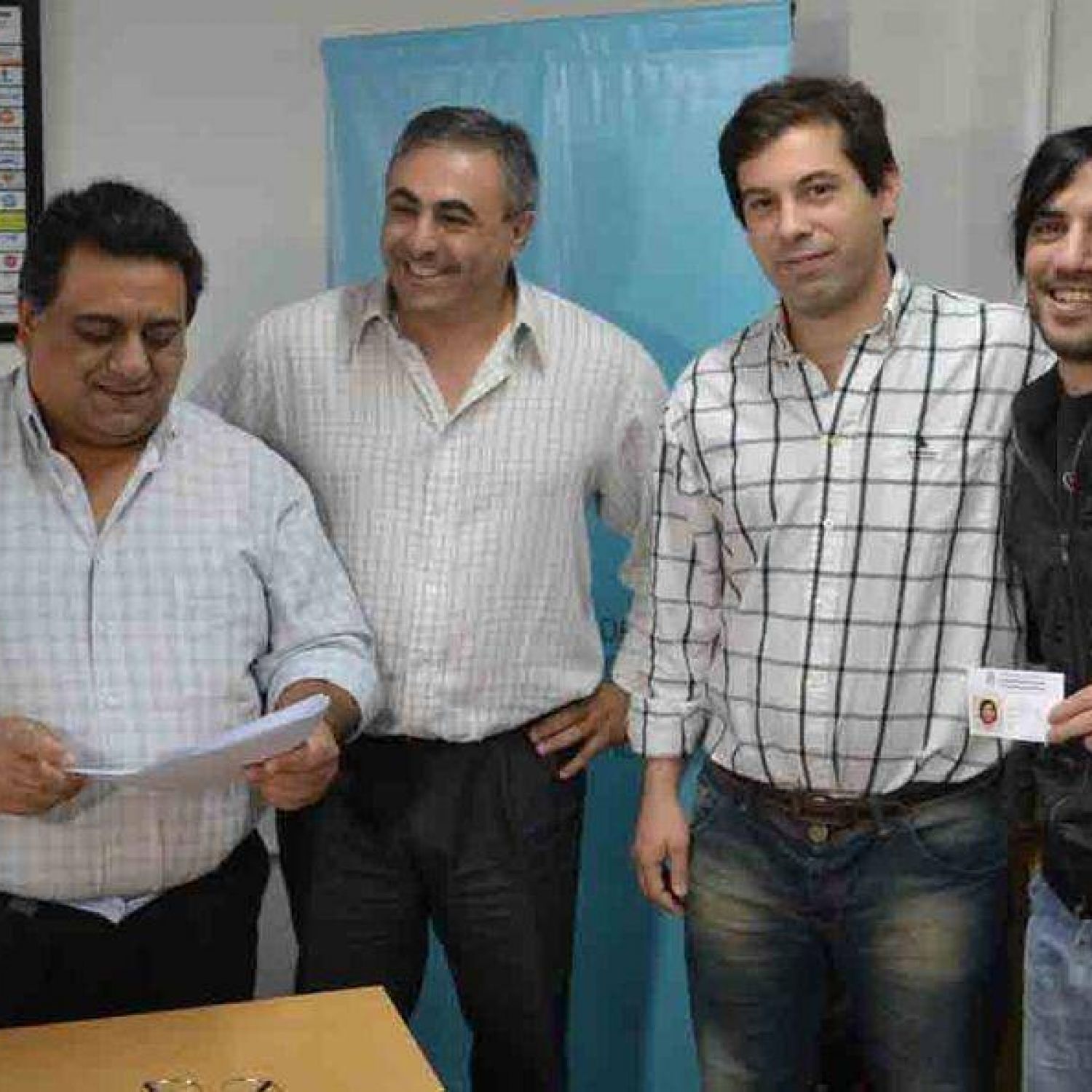 AFSCA Saladillo entregó carnets a locutores locales