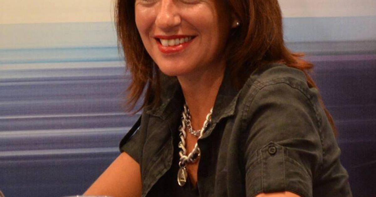 Biografia y Noticias de Carolina Robert ||| TresLineas.com.ar