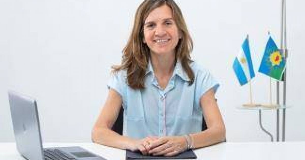 Biografia y Noticias de Fernanda Raverta ||| TresLineas.com.ar