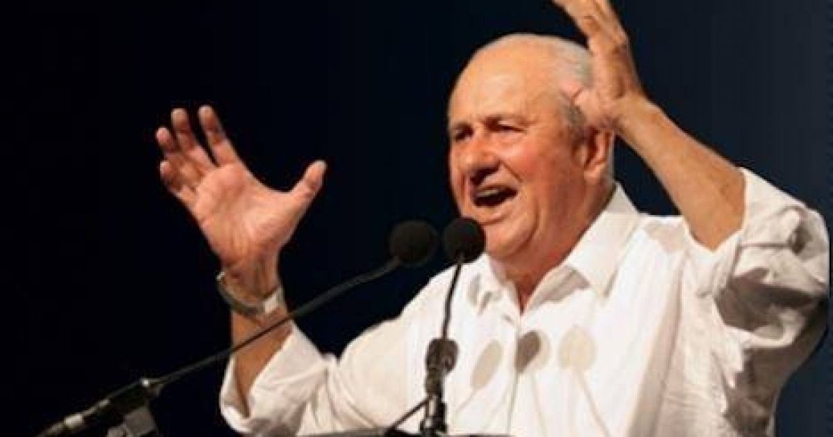 Biografia y Noticias de Hector Cavallero ||| TresLineas.com.ar