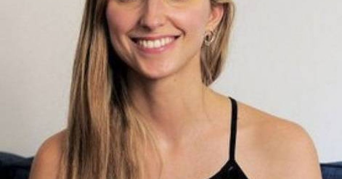 Biografia y Noticias de Julia Strada ||| TresLineas.com.ar