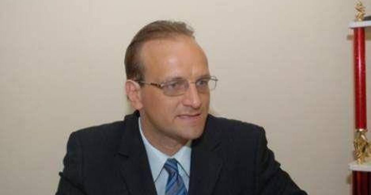 Biografia y Noticias de Maximiliano Brumec ||| TresLineas.com.ar