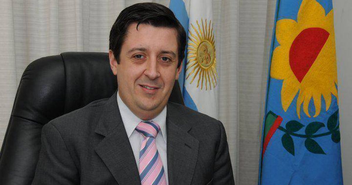 Biografia y Noticias de Néstor Alvarez ||| TresLineas.com.ar