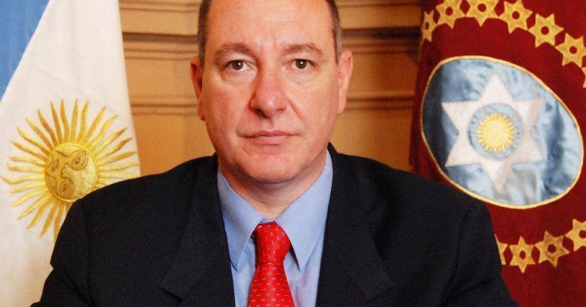 Biografia y Noticias de Salvador Scavuzzo ||| TresLineas.com.ar